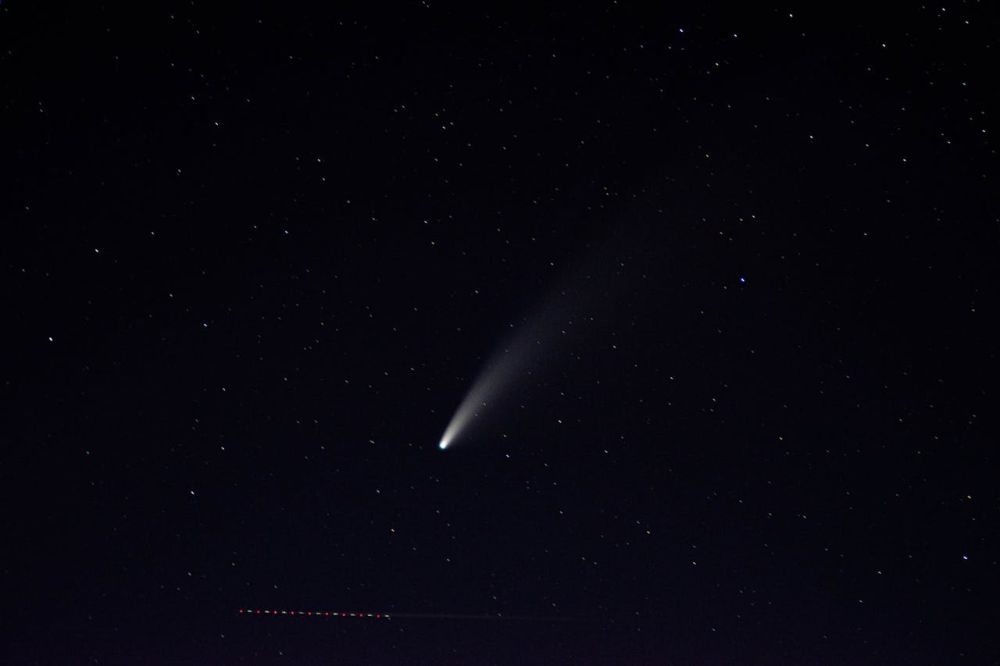 3 Fakta Hujan Meteor Puppid-Velid, Puncaknya pada 6 Desember 3 Fakta Hujan Meteor Puppid-Velid, Puncaknya pada 6 Desember