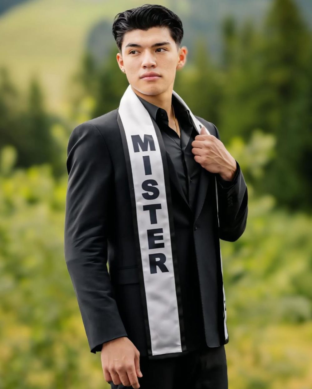 7 Potret Olivier Liu Xu Mister International China 2024