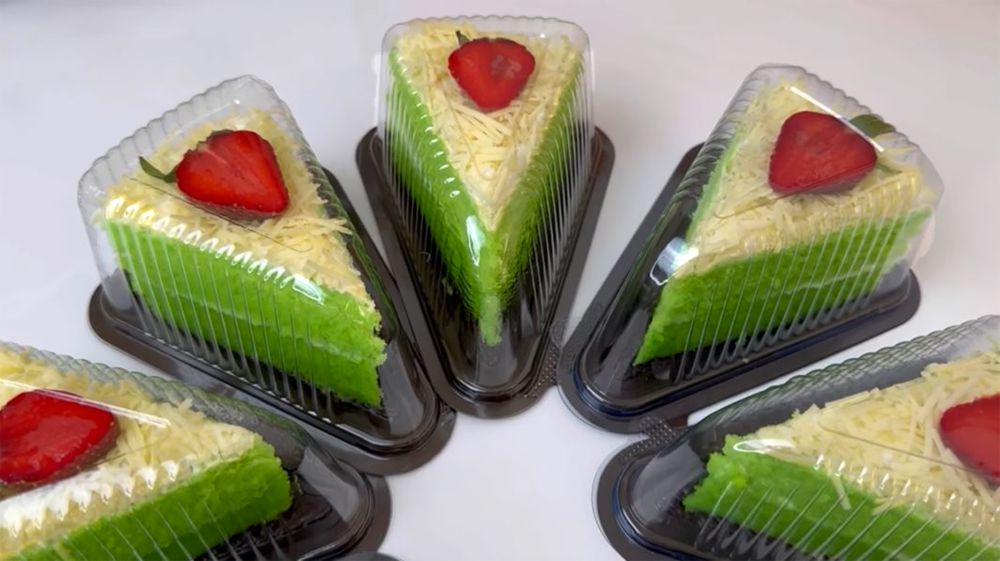 Resep Kue Bolu Pandan Ekonomis, Lembut dengan Topping Keju