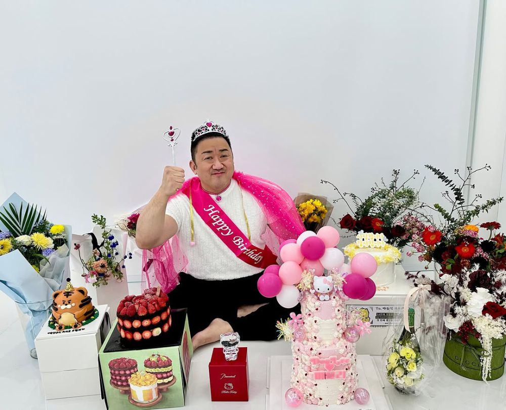 7 Potret Ulang Tahun Ma Dong Seok ke-54, Bertema Hello Kitty