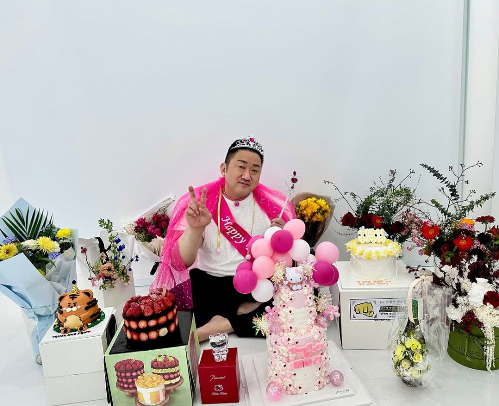7 Potret Ulang Tahun Ma Dong Seok ke-54, Bertema Hello Kitty