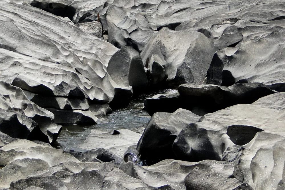 4 Fakta Unik Vale da Lua, Lembah yang Terbentuk dari Batu Ku