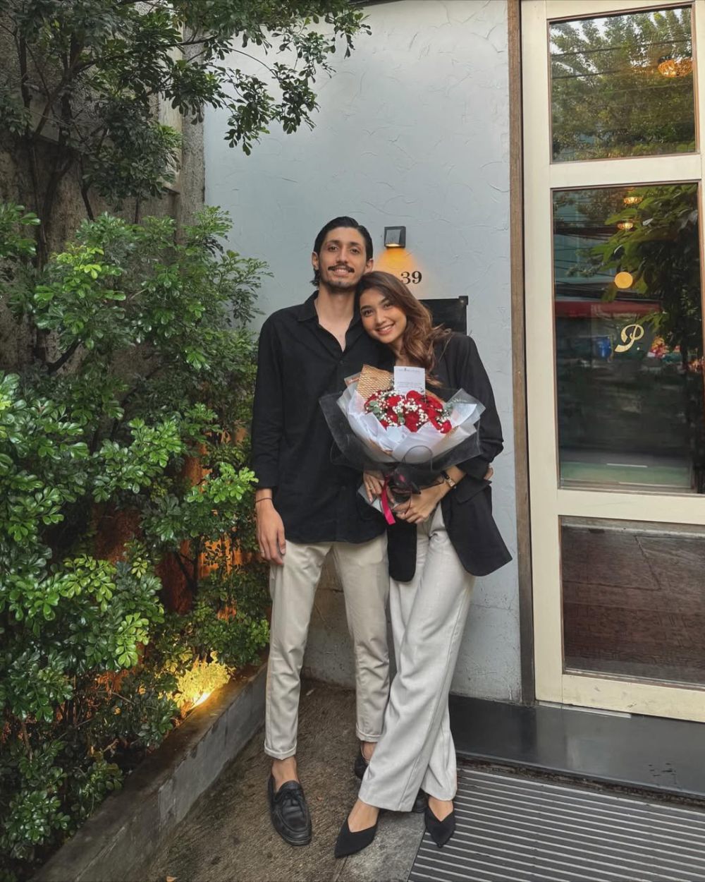 7 Inspirasi Outfit Elegant Look ala Syafira Haddad, Chic!