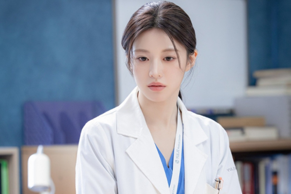 9 Fakta Kehidupan Oh Yi Young di Resident Playbook