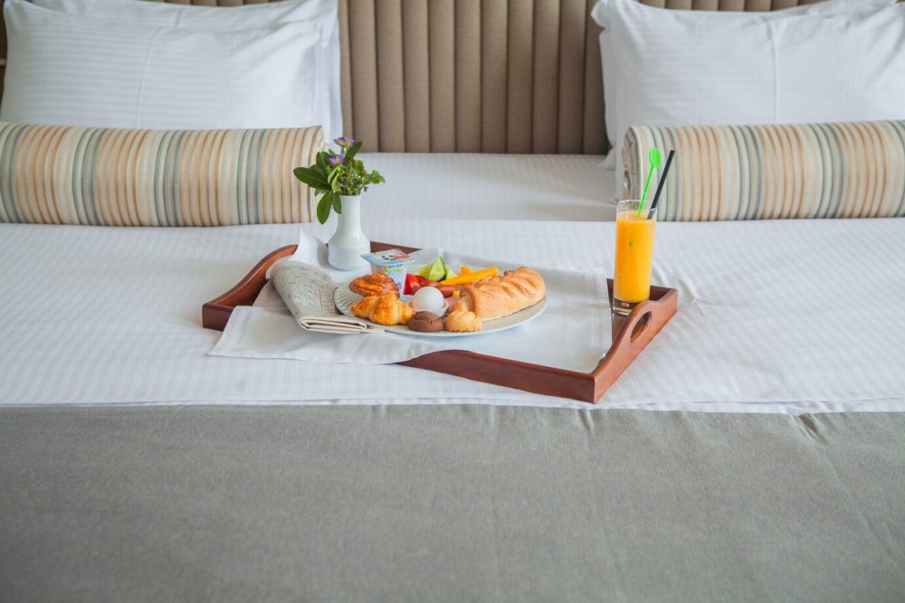 5 Tips Menghindari Biaya Tak Terduga saat Menginap di Hotel