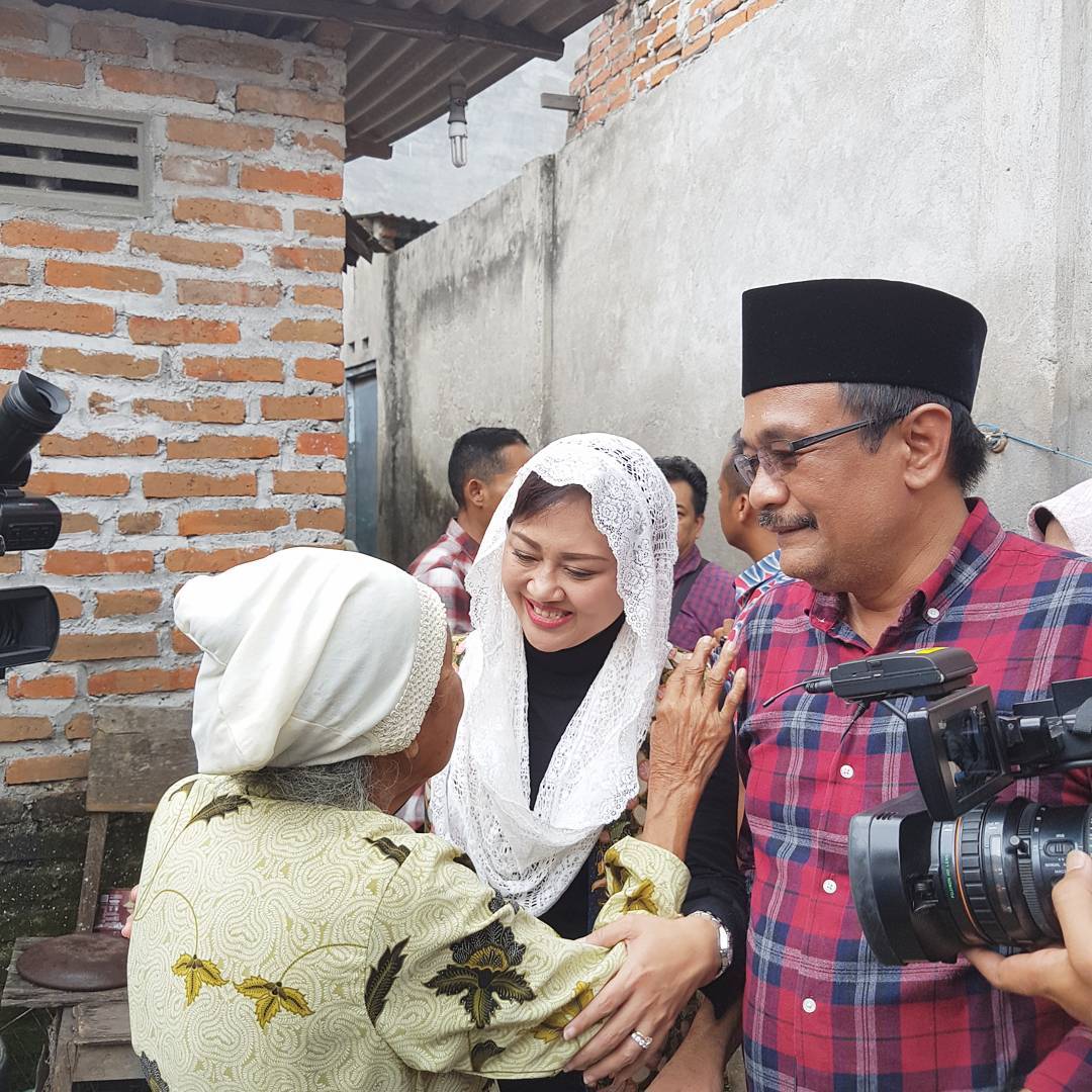 Jarang Diekspos, Inilah 10 Foto Kemesraan Djarot dan Istrinya Jarang Diekspos, Inilah 10 Foto Kemesraan Djarot dan Istrinya