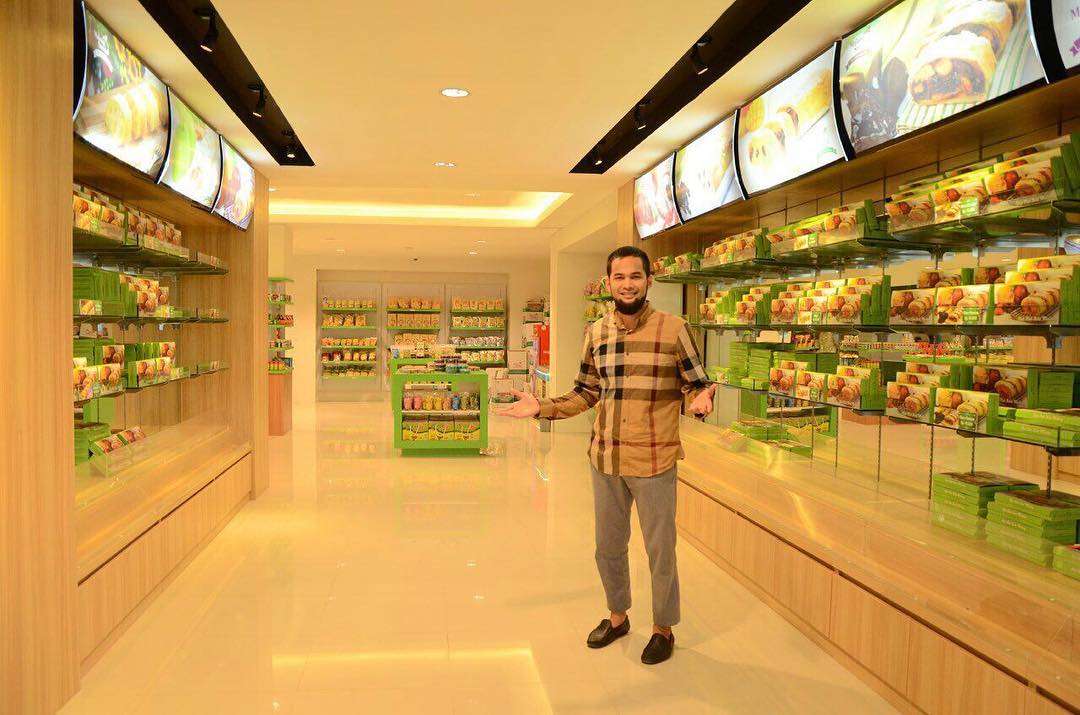 Lagi Ngetren, 8 Artis Ini Buka Bisnis Kuliner Oleh-oleh Kekinian Lagi Ngetren, 8 Artis Ini Buka Bisnis Kuliner Oleh-oleh Kekinian