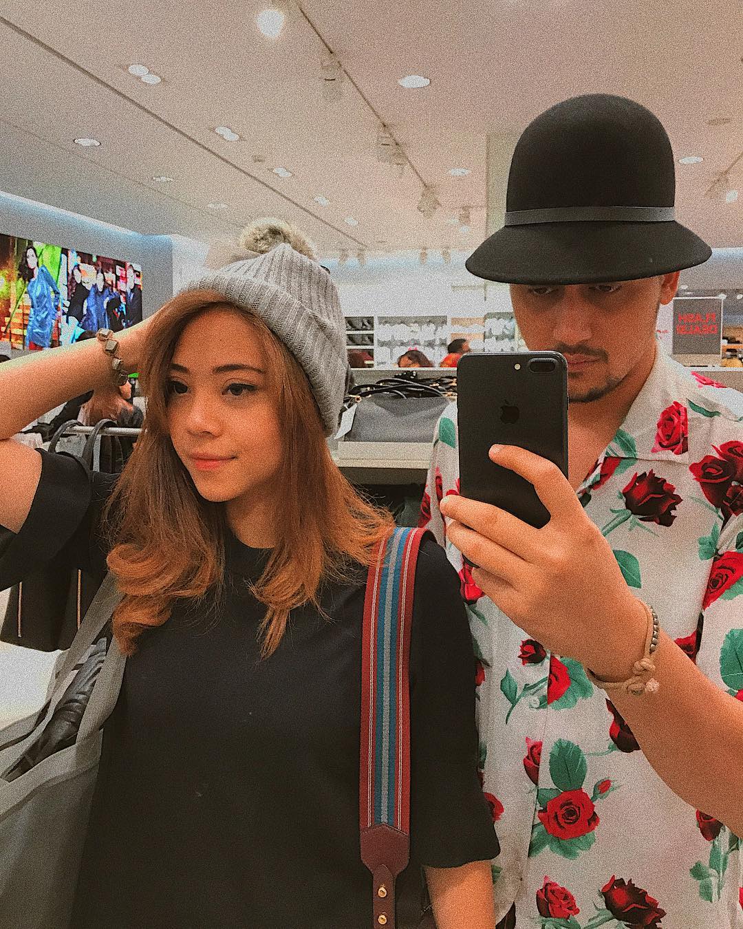 10 Potret Keenan Pearce & Gianni Fajri yang Romantis Banget 10 Potret Keenan Pearce & Gianni Fajri yang Romantis Banget