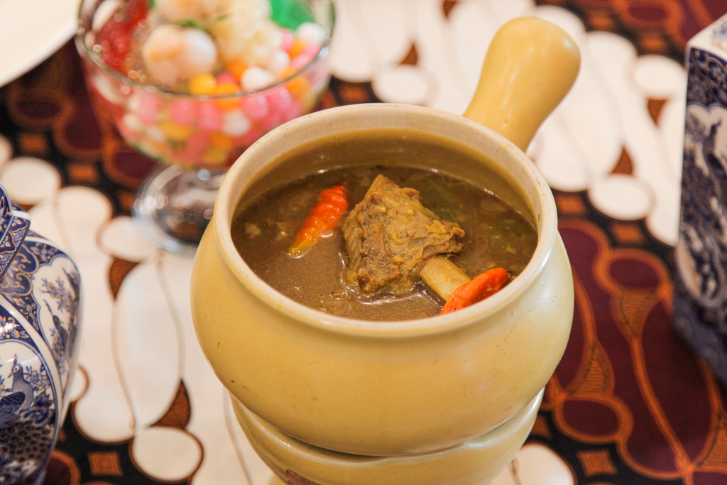 Kayanna, Restoran Unik di Surabaya Ala Kolonial Belanda dan Jawa Kuno ...