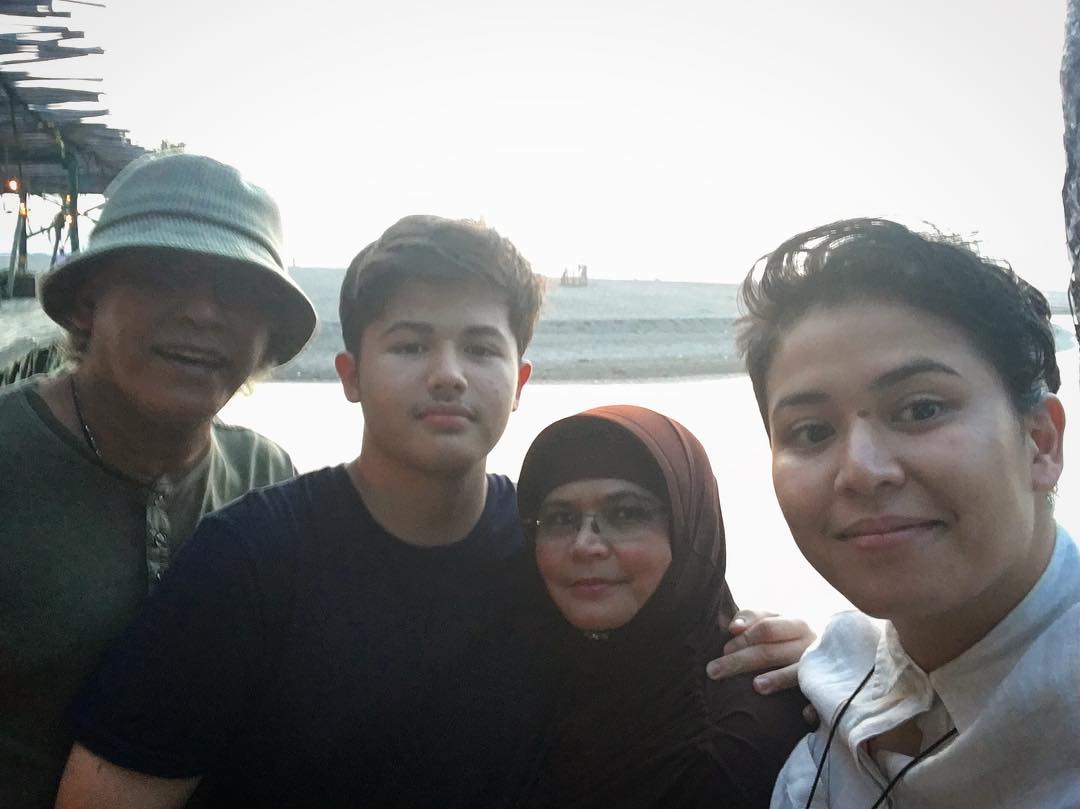 7 Pasangan Ini Bisa Jadi Inspirasimu Biar Gak Takut Nikah Muda 7 Pasangan Ini Bisa Jadi Inspirasimu Biar Gak Takut Nikah Muda