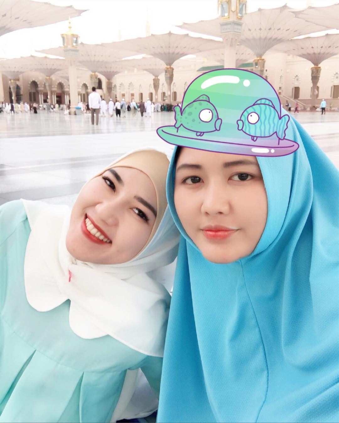 10 Potret Via Valen Saat Berhijab, Pesonanya Bikin Adem 10 Potret Via Valen Saat Berhijab, Pesonanya Bikin Adem