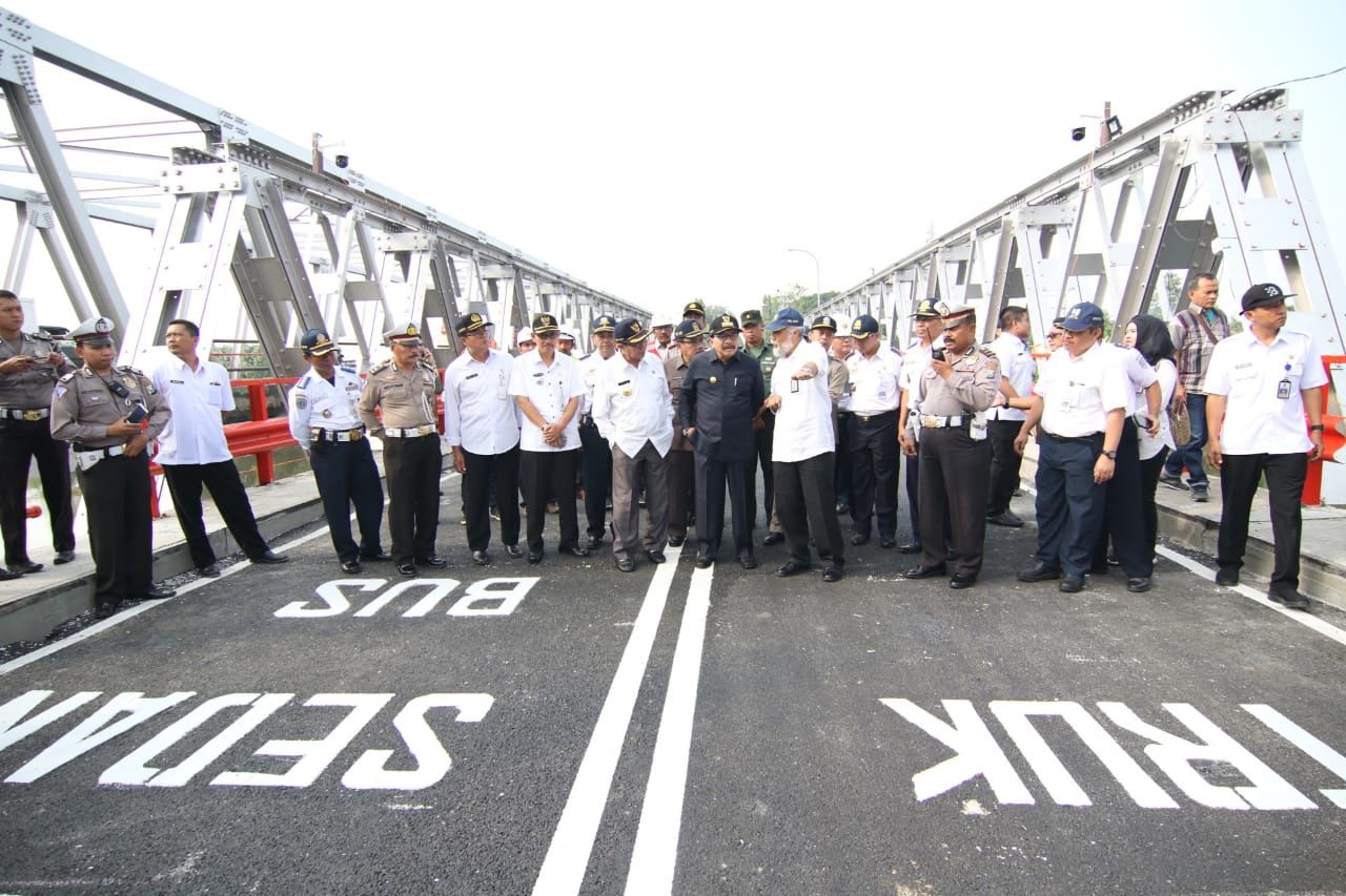 Rampung Perbaikan, Soekarwo Buka Jembatan Widang Rampung Perbaikan, Soekarwo Buka Jembatan Widang