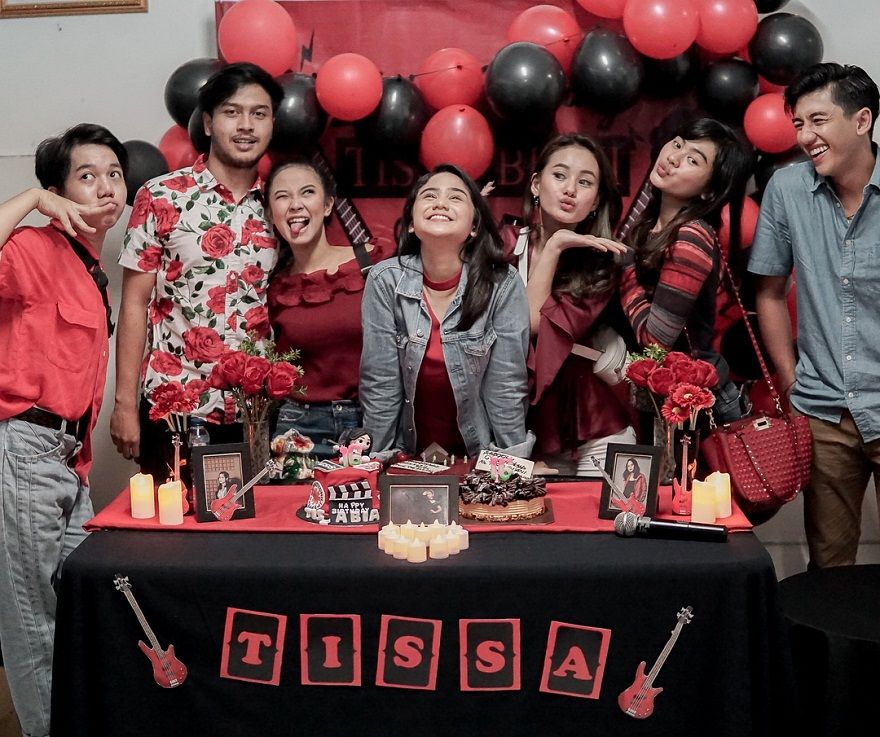 10 Potret Manis Ulang tahun Tissa Biani, Bio One Datang Gak Ya? 10 Potret Manis Ulang tahun Tissa Biani, Bio One Datang Gak Ya?