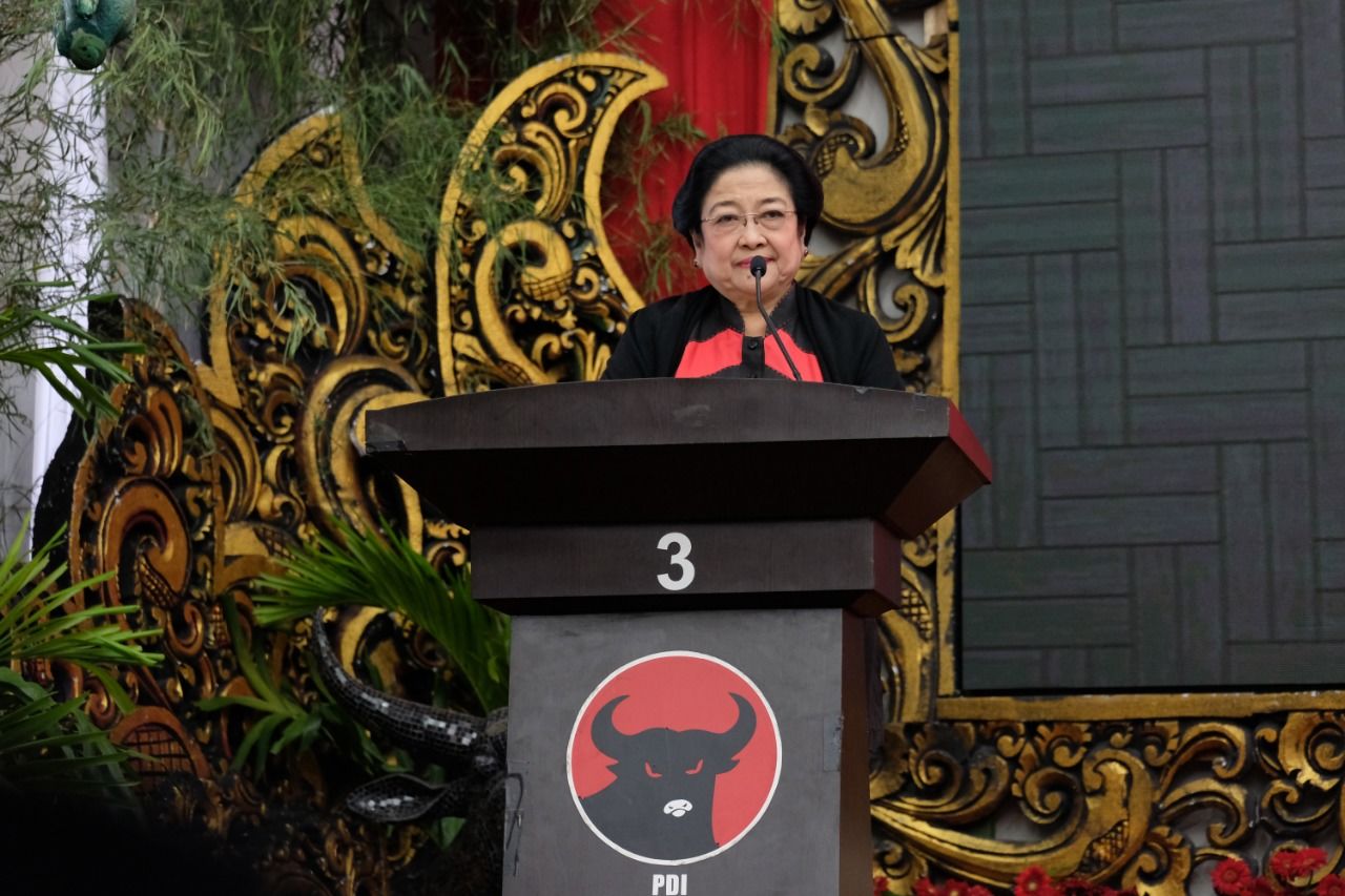 Dengar Polemik Debat Pilpres Pakai Bahasa Inggris, Megawati Tertawa Dengar Polemik Debat Pilpres Pakai Bahasa Inggris, Megawati Tertawa