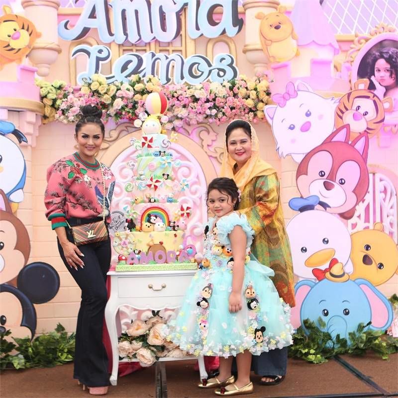 10 Potret Awet Muda Ibunda Krisdayanti dan Yuni Shara, Masih Cetar! 10 Potret Awet Muda Ibunda Krisdayanti dan Yuni Shara, Masih Cetar!