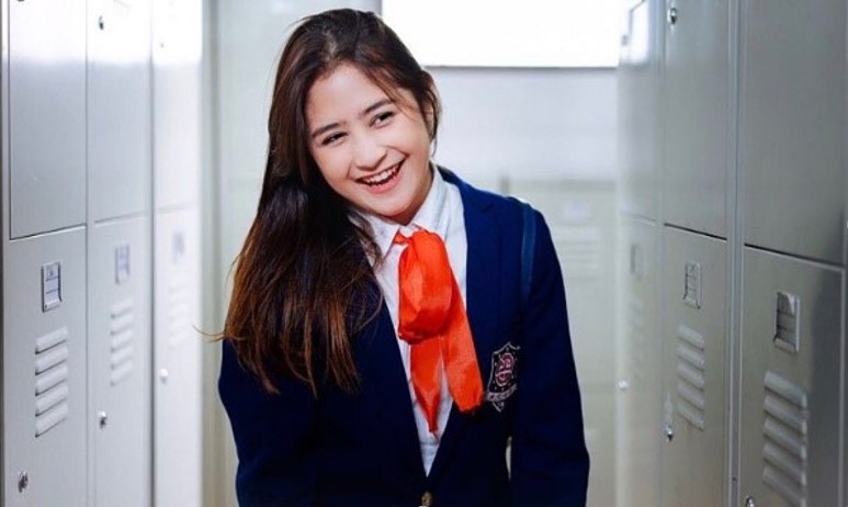 Genap Berusia 22 tahun, Intip 10 Transformasi Prilly Latuconsina Genap Berusia 22 tahun, Intip 10 Transformasi Prilly Latuconsina