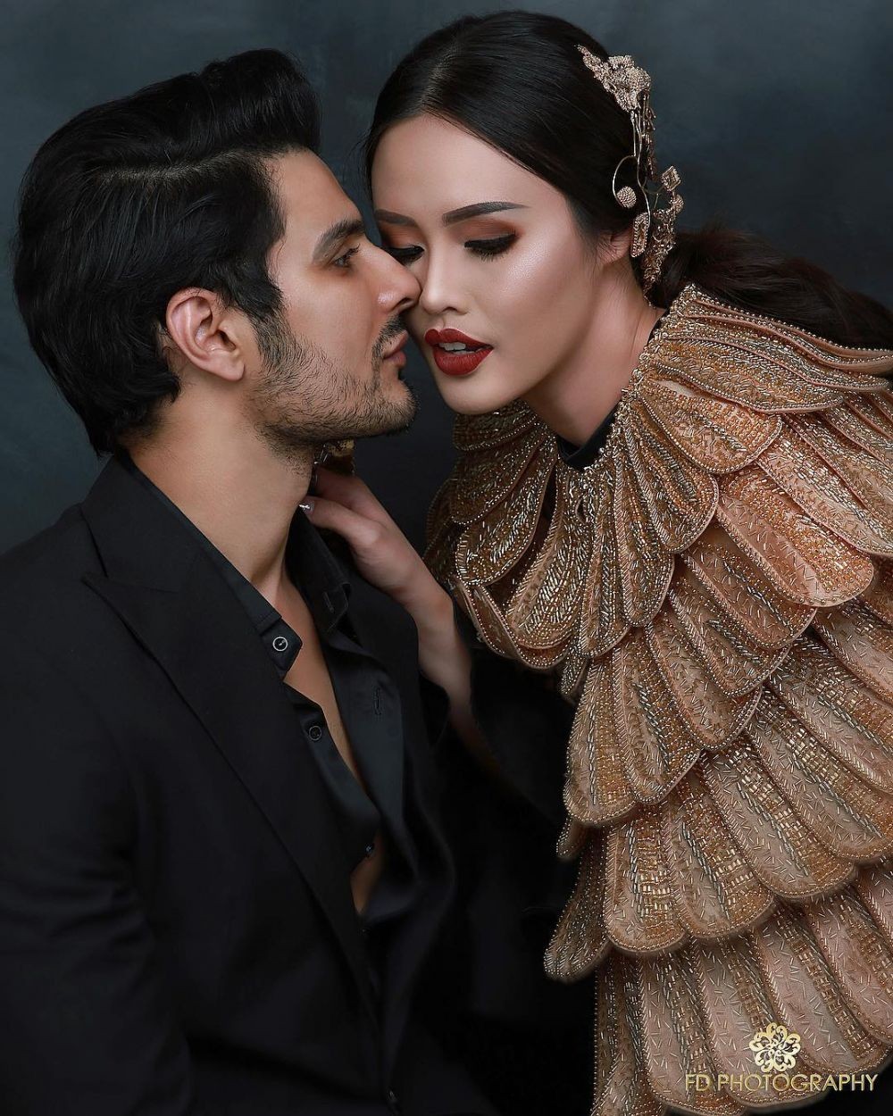 Kepincut Wanita Indonesia, 10 Potret Keluarga Aktor India Vin Rana