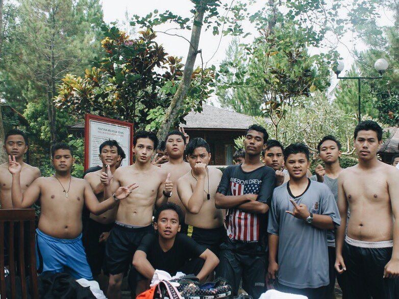 10 Potret Jefri Nichol saat Telanjang Dada yang Bikin Panas Dingin 10 Potret Jefri Nichol saat Telanjang Dada yang Bikin Panas Dingin