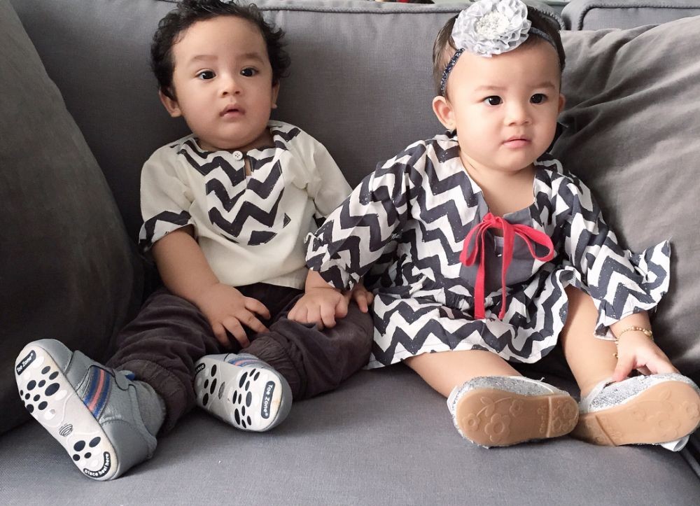 10 Potret Menggemaskan Zac & Zack, Anak Kembar Jonathan Frizzy-Dhena 10 Potret Menggemaskan Zac & Zack, Anak Kembar Jonathan Frizzy-Dhena
