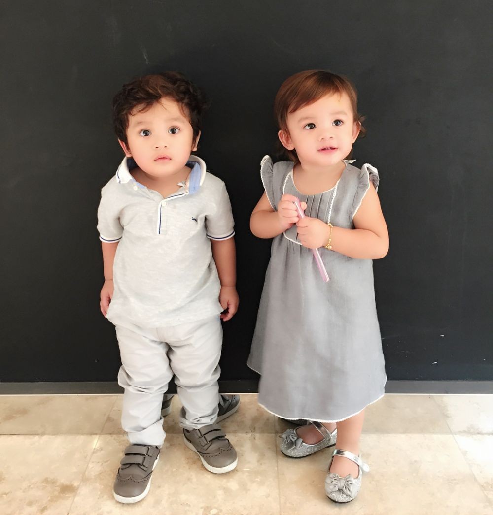 10 Potret Menggemaskan Zac & Zack, Anak Kembar Jonathan Frizzy-Dhena 10 Potret Menggemaskan Zac & Zack, Anak Kembar Jonathan Frizzy-Dhena