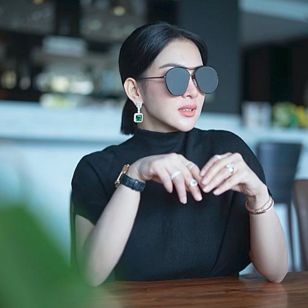 Ulang Tahun ke-37, 10 Pesona Syahrini yang Awet Muda & Cetar Selalu!