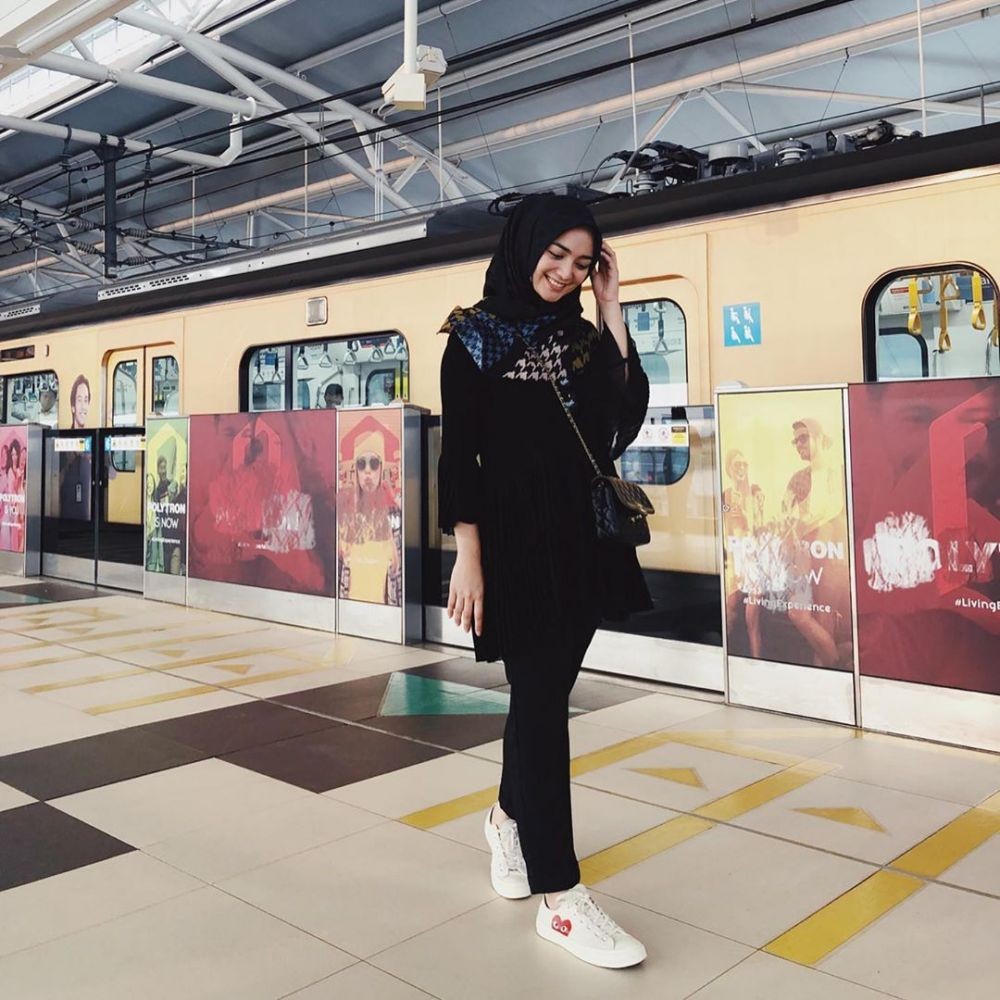 10 Gaya Ootd Citra Kirana Dengan Balutan Hijab Anggun Banget
