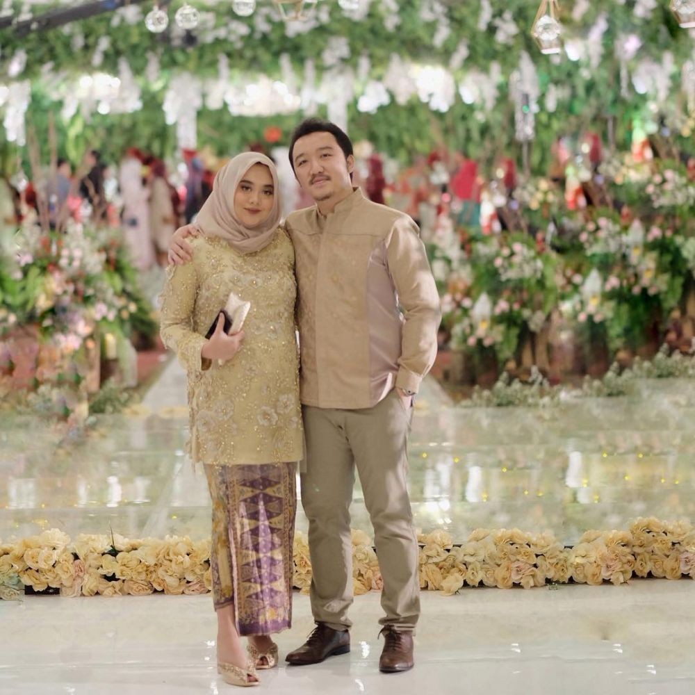 Inspirasi Kebaya Hijab Nabila Hatifa, Terlihat Glamour untuk Kondangan