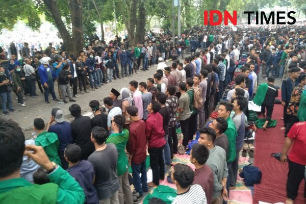 Sejuknya Lihat Massa Dan Polisi Salat Asar Dan Istikharah Berjemaah