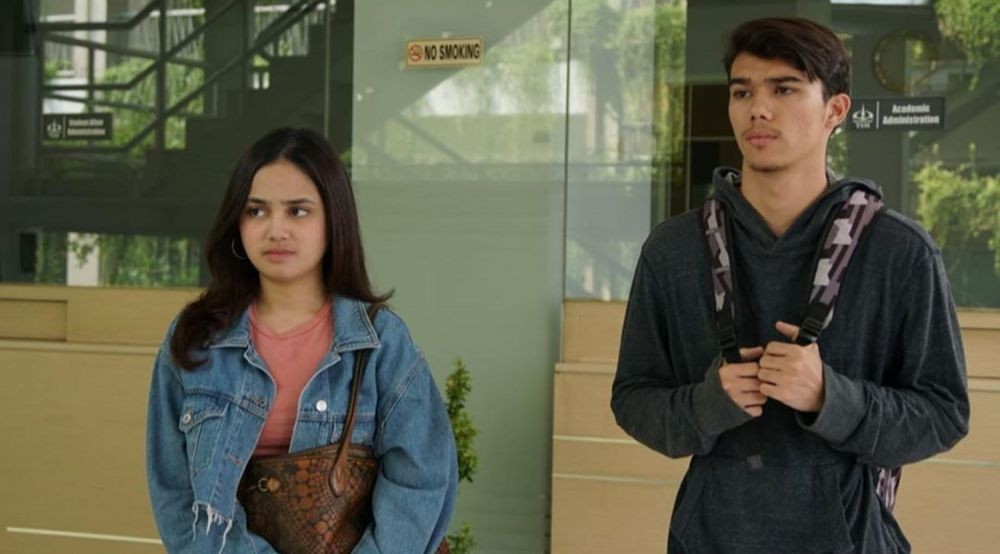 Main Mini Seri Bareng, 10 Potret Manis Syifa Hadju dan Jeff Smith Main Mini Seri Bareng, 10 Potret Manis Syifa Hadju dan Jeff Smith