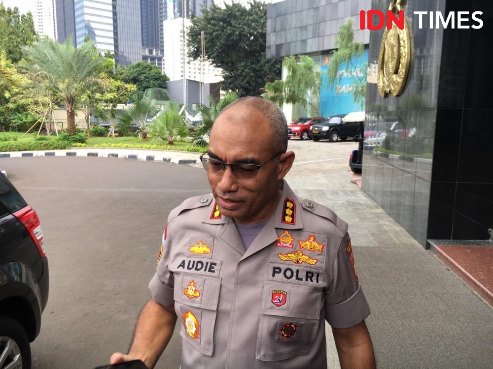 Artis Selebgram Teman Awkarin Ditangkap karena Ganja