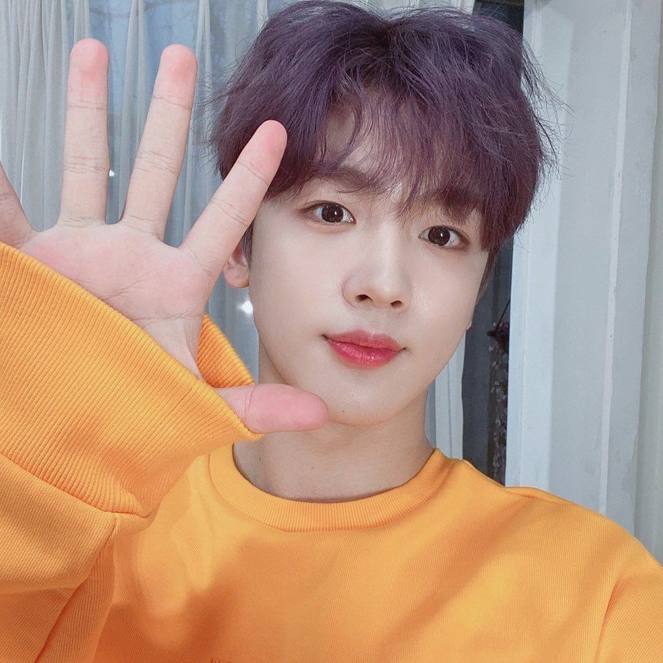 Punya Aura Dominan, 10 Idola KPop Ini Ternyata Anak Sulung Lho Punya Aura Dominan, 10 Idola KPop Ini Ternyata Anak Sulung Lho