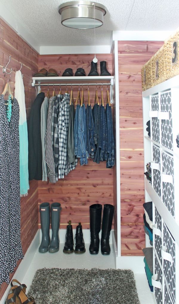 9 Inspirasi Desain Walk In Closet Mungil Biar Baju Semakin Rapi