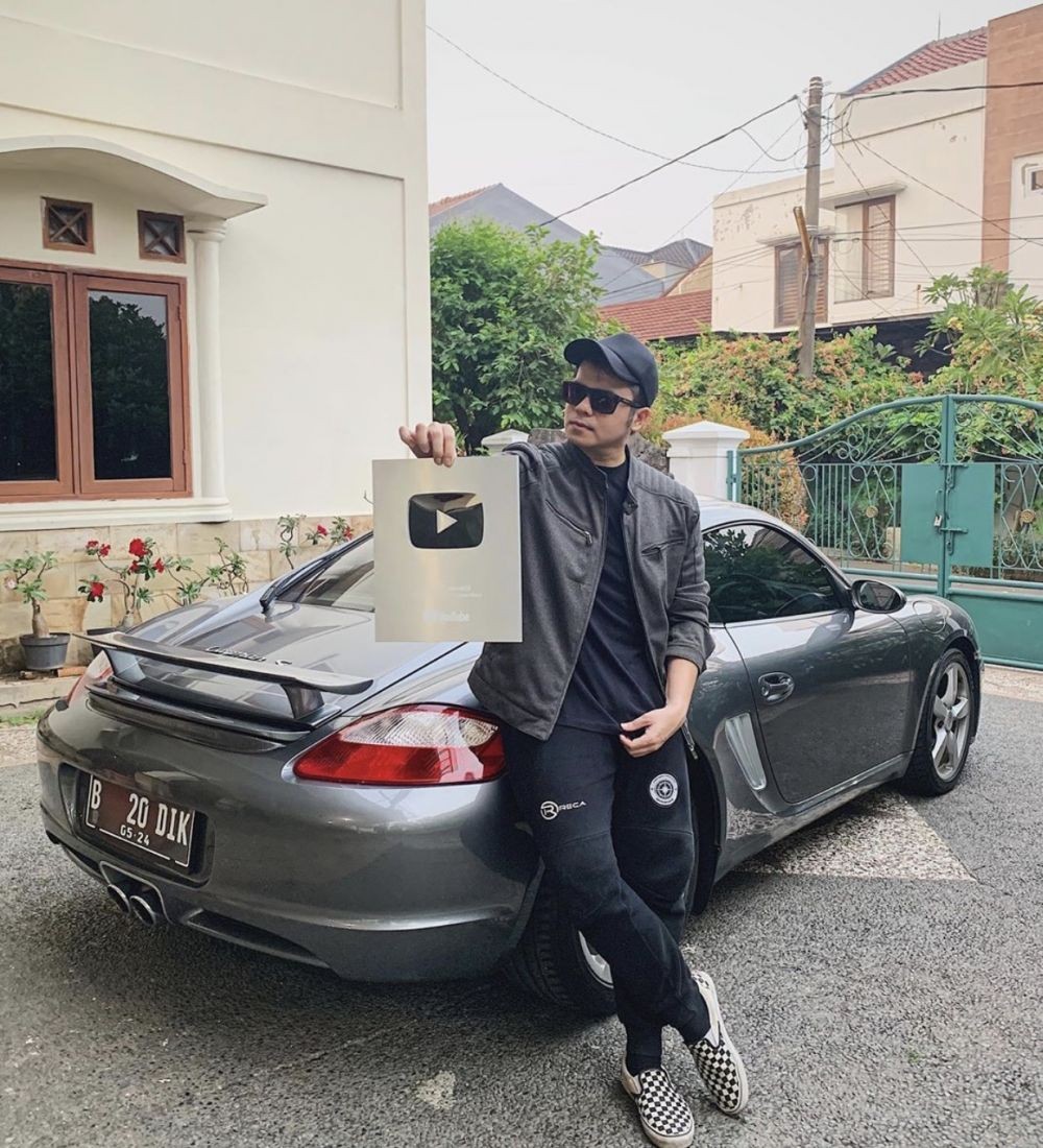Jadi CEO, 10 Potret Artis Sinetron Handika Pratama Pamer Mobil Mewah Jadi CEO, 10 Potret Artis Sinetron Handika Pratama Pamer Mobil Mewah