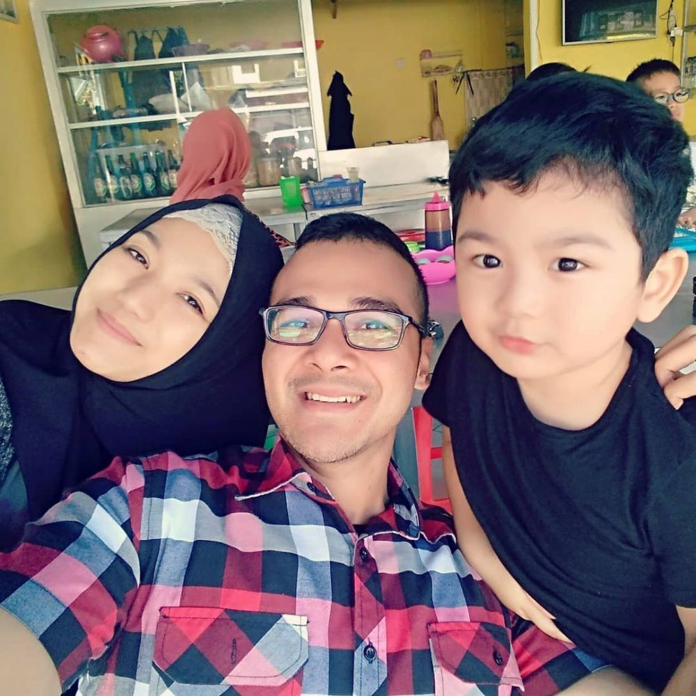 Dulu Artis Sinetron, 10 Potret Ivan Permana yang Kini Sudah Jadi Ayah Dulu Artis Sinetron, 10 Potret Ivan Permana yang Kini Sudah Jadi Ayah