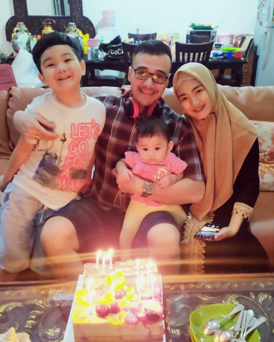 Dulu Artis Sinetron, 10 Potret Ivan Permana yang Kini Sudah Jadi Ayah Dulu Artis Sinetron, 10 Potret Ivan Permana yang Kini Sudah Jadi Ayah