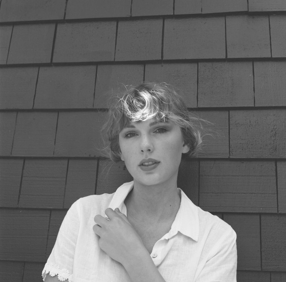 Rilis Album Folklore, 10 Penampilan Terbaru Taylor Swift Kian Memesona Rilis Album Folklore, 10 Penampilan Terbaru Taylor Swift Kian Memesona