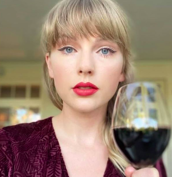 Rilis Album Folklore, 10 Penampilan Terbaru Taylor Swift Kian Memesona Rilis Album Folklore, 10 Penampilan Terbaru Taylor Swift Kian Memesona