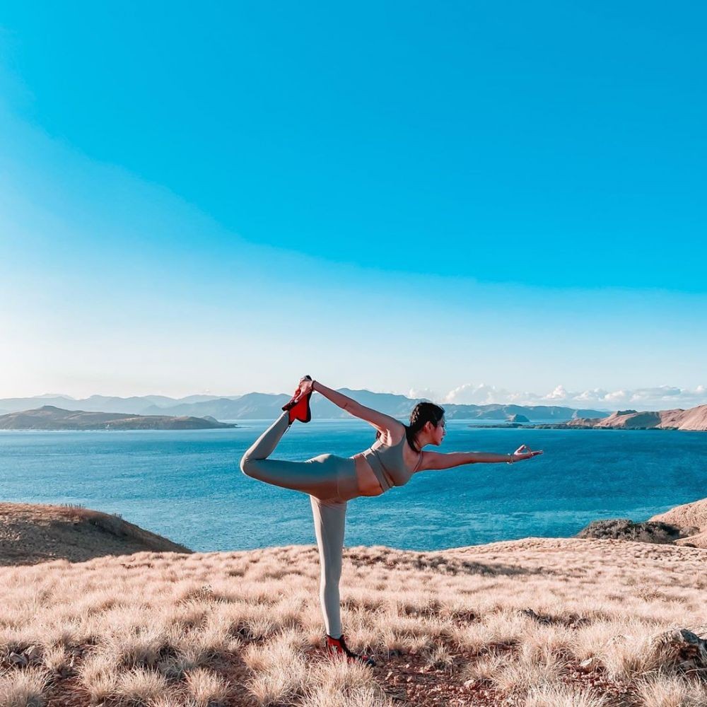 Tetap Bugar Nan Segar, 10 Potret Seleb Olahraga Saat Liburan