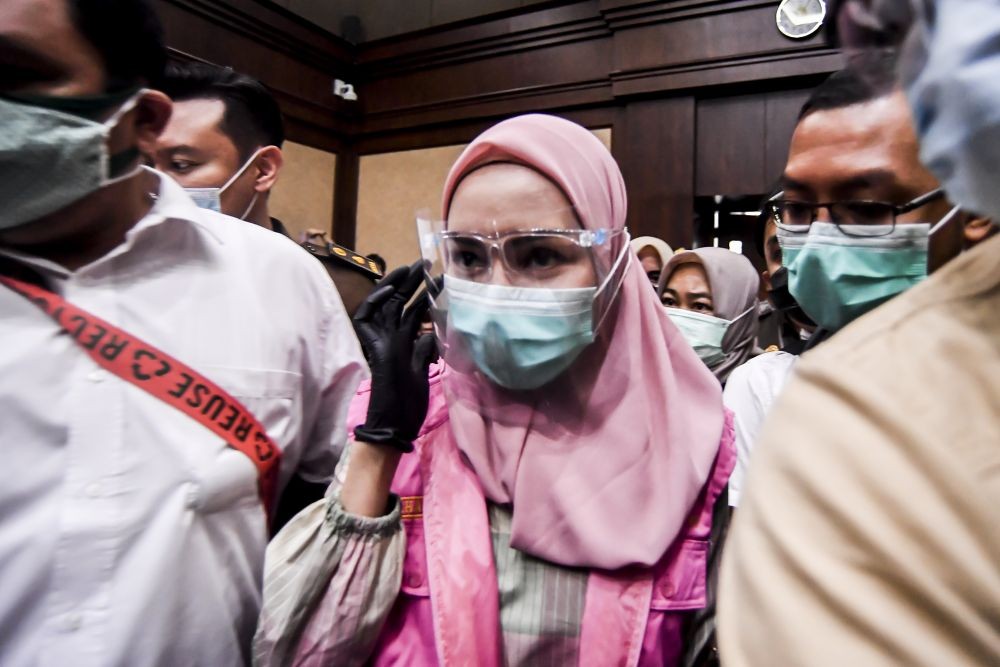 [FOTO] Jaksa Pinangki Tampil Serba Pink di Sidang Perdana Kasus Suap