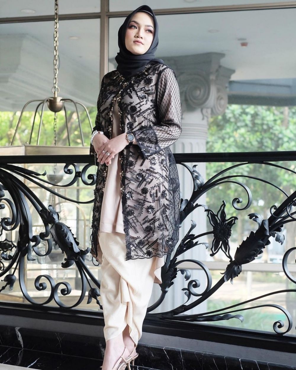 9 Ide Baju Kondangan ala Chacha Thaib, Batik sampai Dress