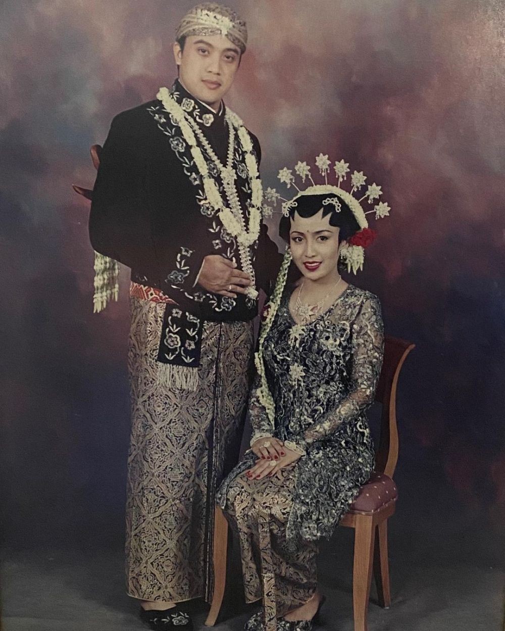6 Kebaya Pernikahan Jadul yang Everlasting ala Seleb