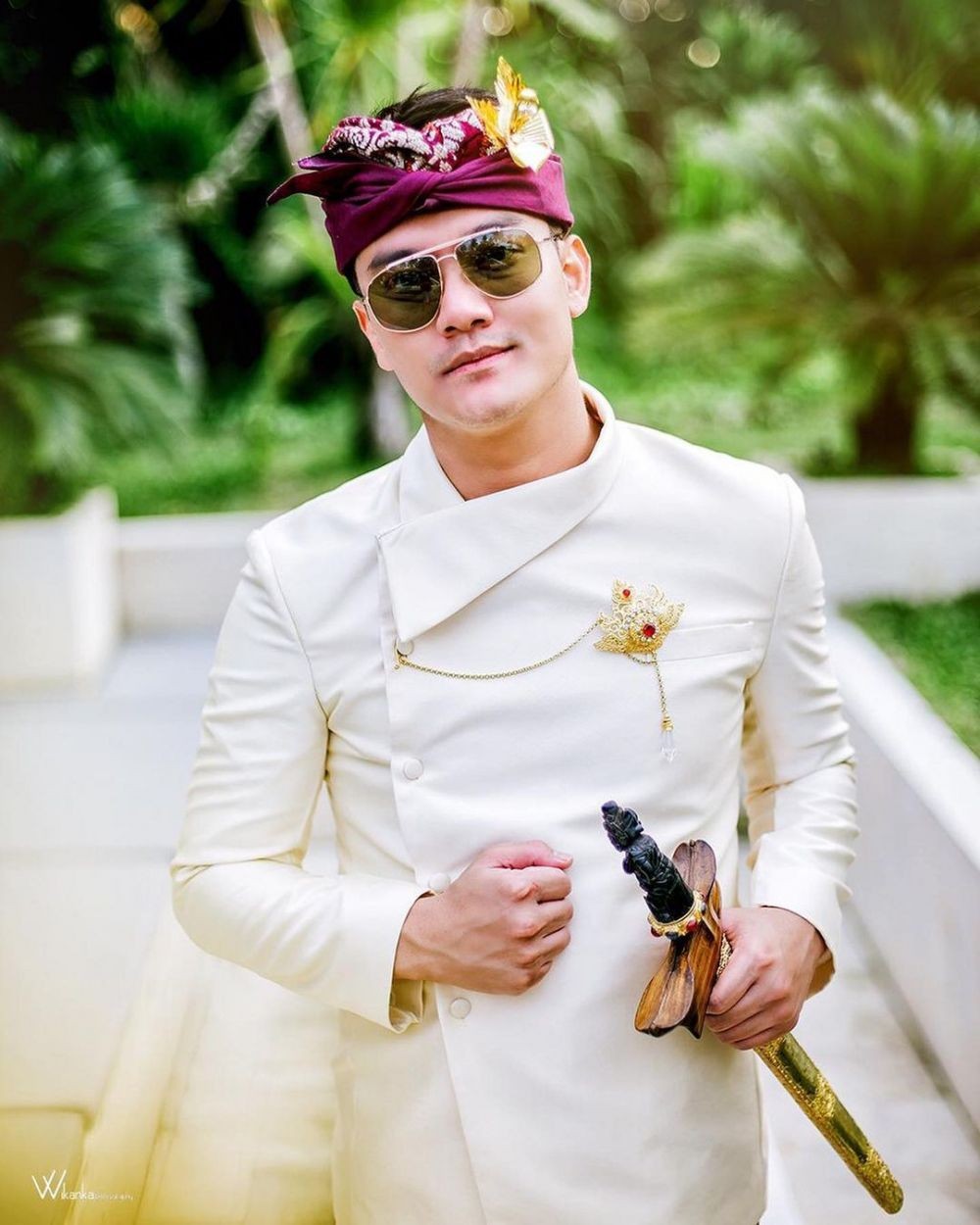10 Potret Boy William dan Karen Vendela Pakai Adat Bali 10 Potret Boy William dan Karen Vendela Pakai Adat Bali