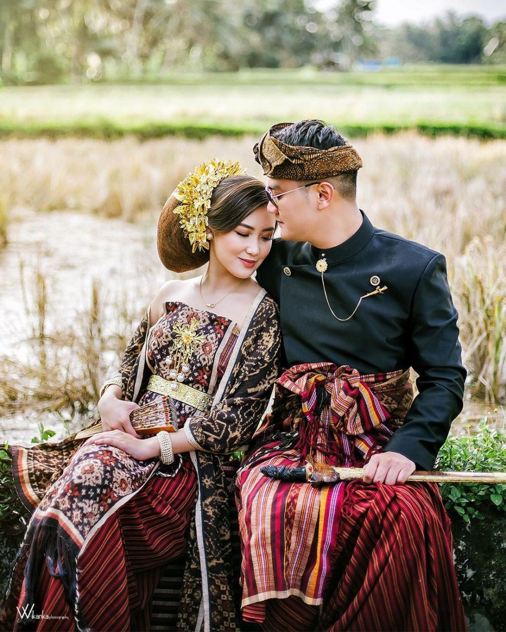 10 Potret Boy William dan Karen Vendela Pakai Adat Bali 10 Potret Boy William dan Karen Vendela Pakai Adat Bali