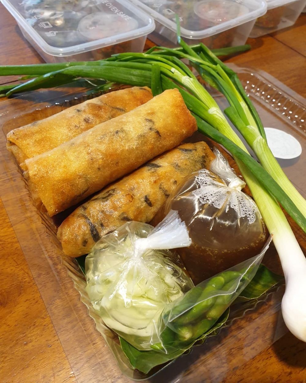 10 Camilan Gurih Khas Indonesia Yang Paling Favorit