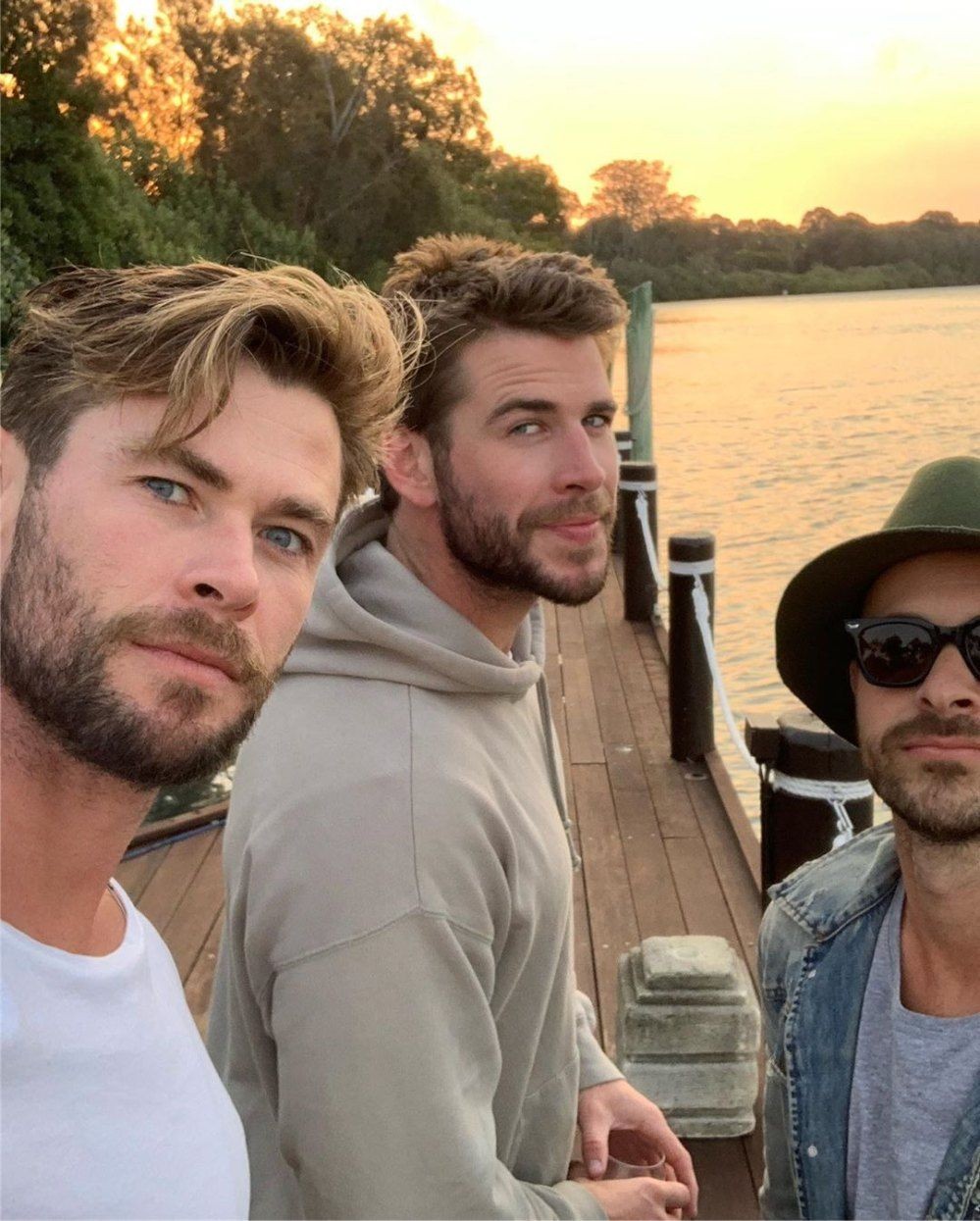 Tak Disangka, 10 Artis Hollywood Ini Ternyata Kakak Adik Tak Disangka, 10 Artis Hollywood Ini Ternyata Kakak Adik