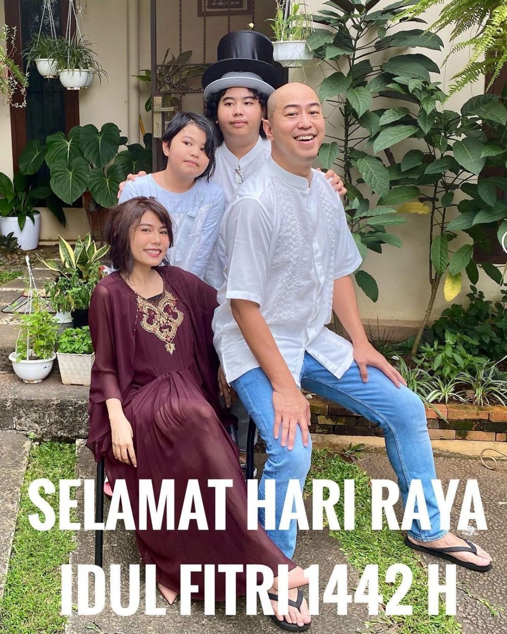 9 Potret Harmonis Keluarga YouTubers Indonesia dengan 2 Anak