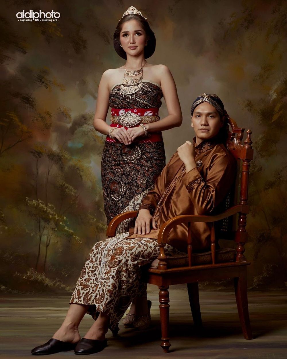 9 Outfit Prewed Indoor Berbagai Tema, Kasual hingga Dreamy