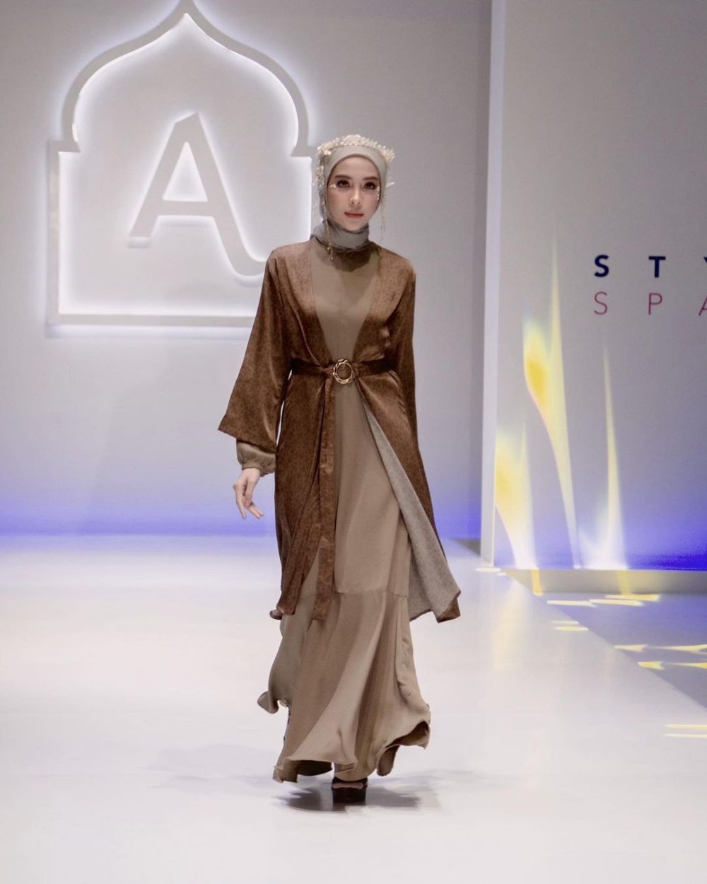 9 Style Gamis Modern dari Bell Sleeves sampai Ruffle