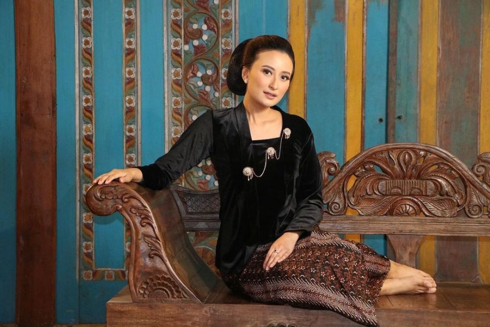 28 Kebaya Dyah Roro Esti, Calon Wakil Menteri Prabowo