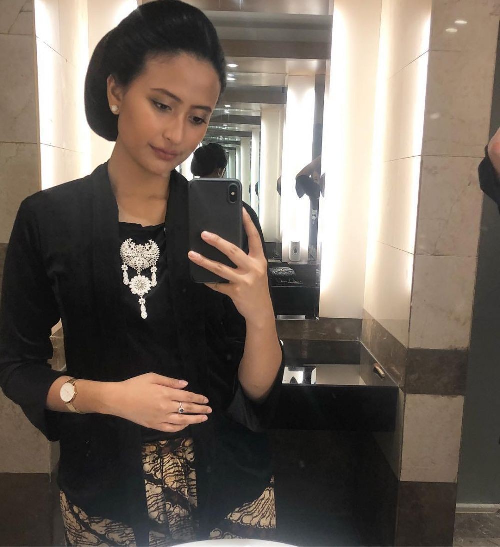 28 Kebaya Dyah Roro Esti, Calon Wakil Menteri Prabowo